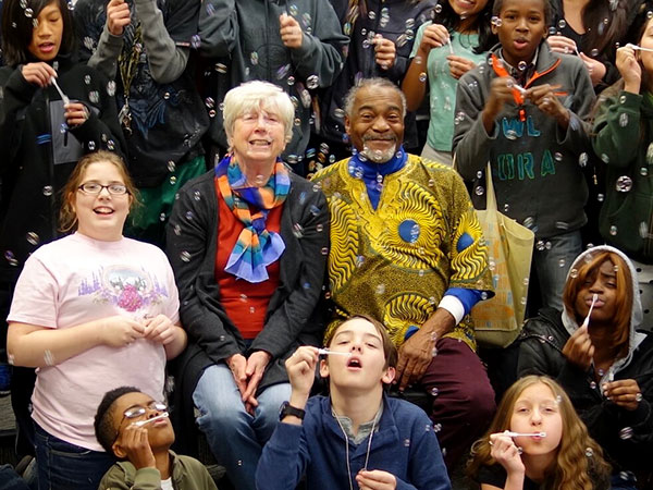 The ‘Bubbles Man’ Leaves Legacy of Peace - Mevlin Giles, Minnesota, USA ...